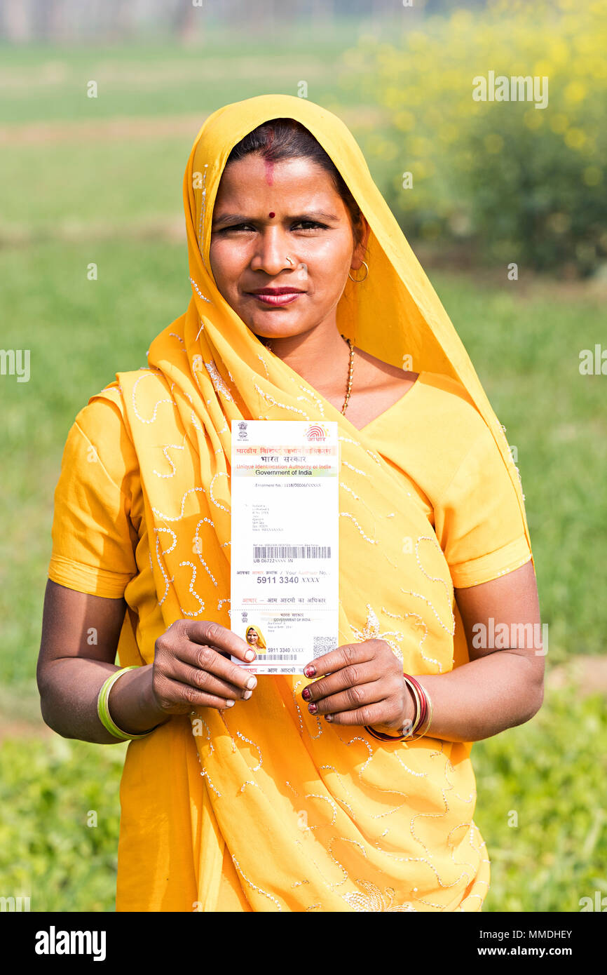 Indian showing id card hi-res stock photography and images - Alamy