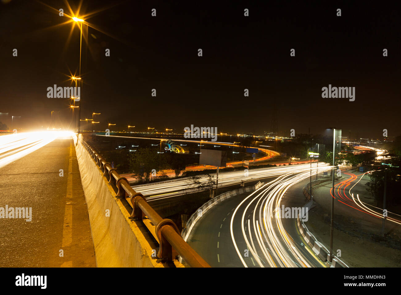 Night road city bridge hi-res stock photography and images - Alamy