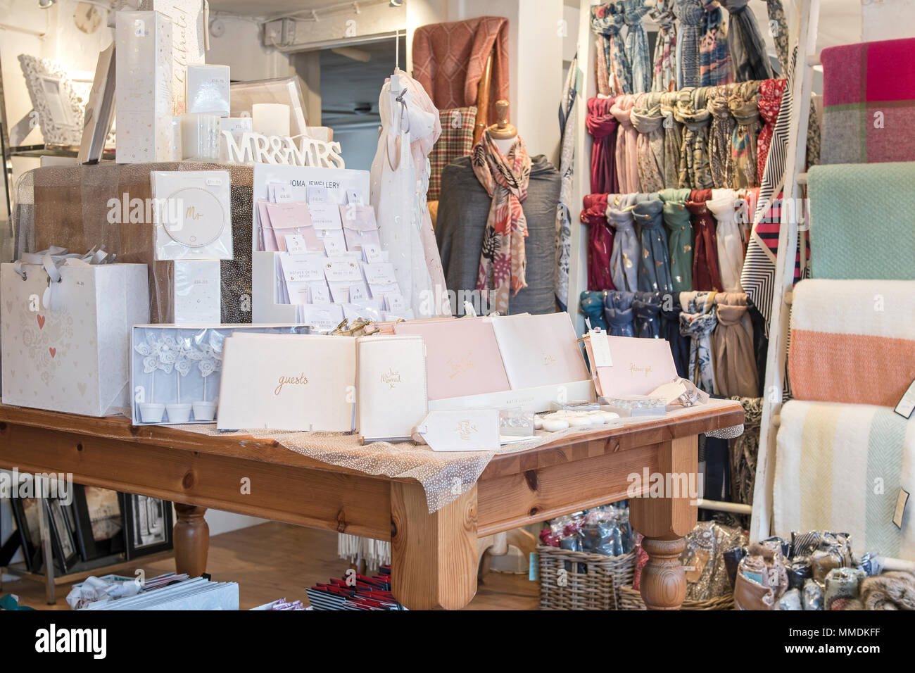 Home accessories shop hi-res stock photography and images - Alamy