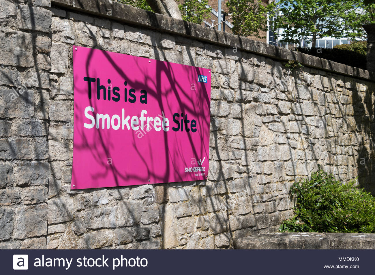 Nhs No Smoking Sign High Resolution Stock Photography and Images - Alamy