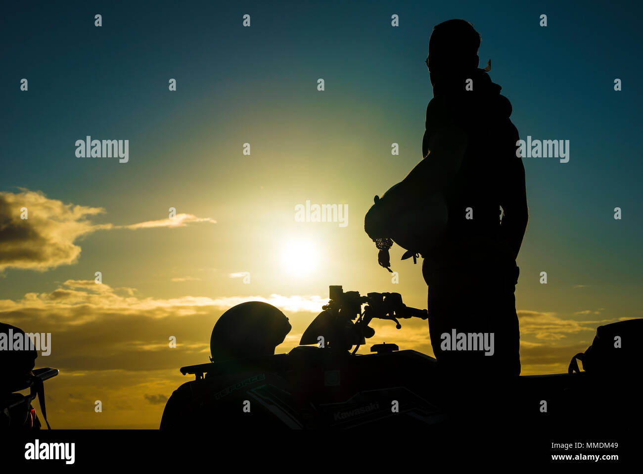 Adventure sunset hi-res stock photography and images - Alamy