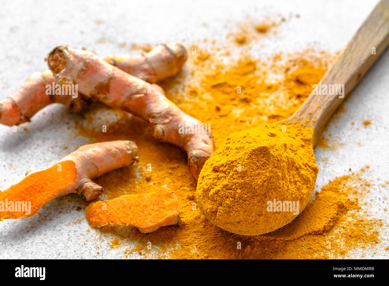 Fresh root and turmeric powder, indian spice, healthy seasoning ...