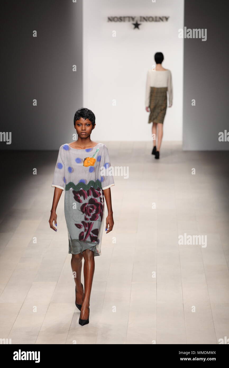 Antoni alison catwalk show hi-res stock photography and images - Alamy