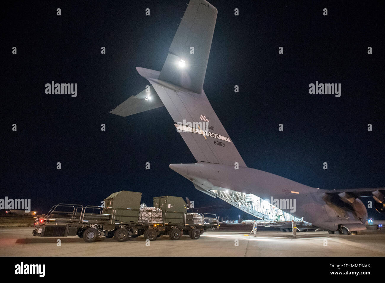 60k Tunner Aircraft Loader Stock Photos & 60k Tunner Aircraft Loader ...