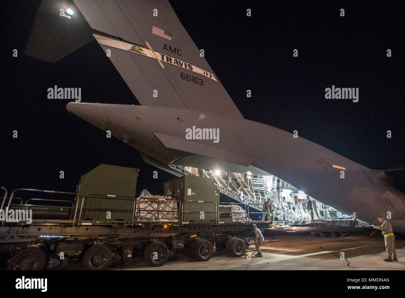60k Tunner Aircraft Loader High Resolution Stock Photography and Images ...