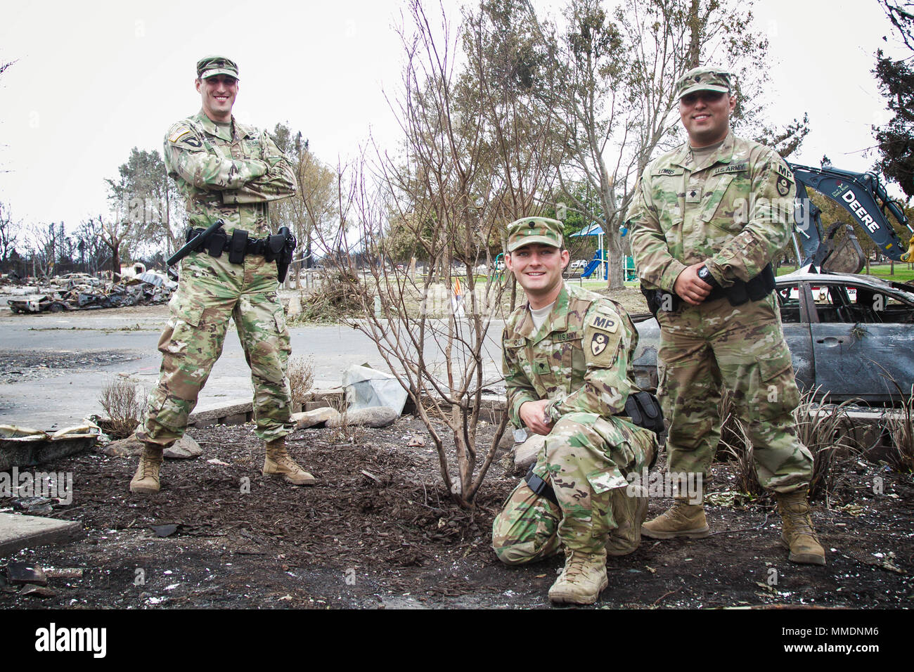 California Army National Guardsmen from the 270th Military Police ...