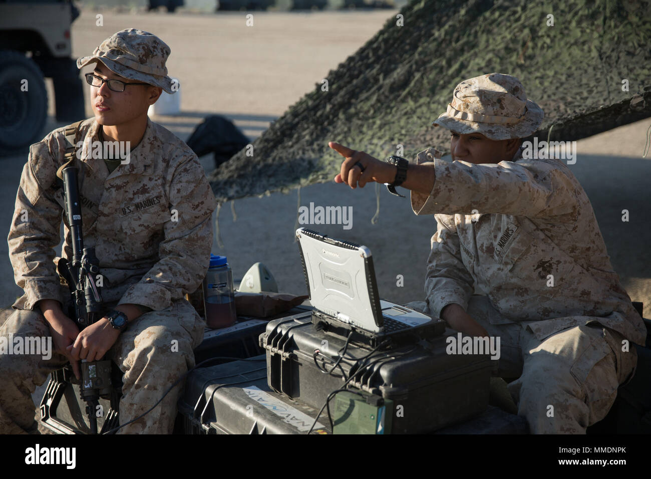 D company 1 5 first marine division hi-res stock photography and images ...