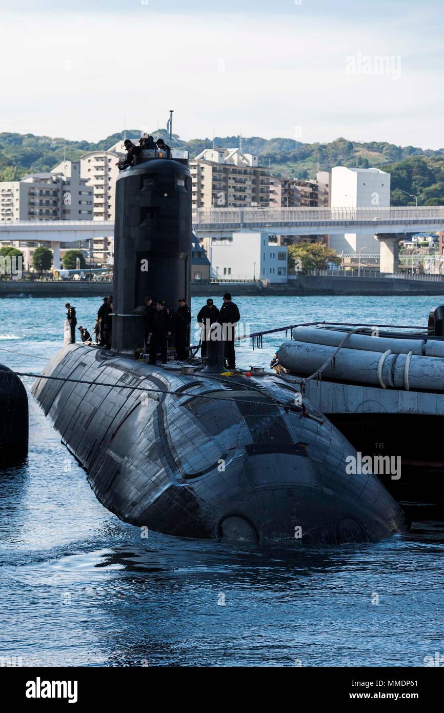 171018-N-ZL062-172 YOKOSUKA, Japan (October 18, 2017) The Royal ...