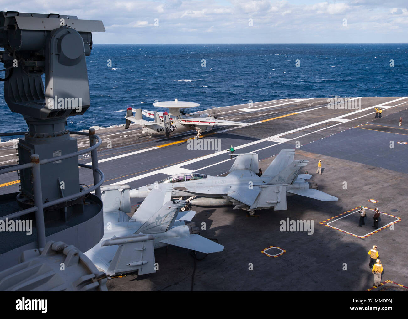 171018-N-ME396-773 ATLANTIC OCEAN (Oct. 18, 2017) An E2-C Hawkeye ...