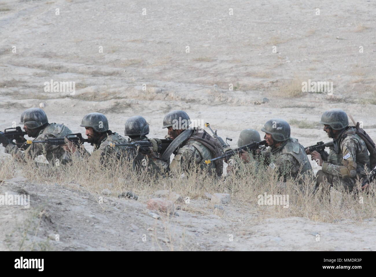 Afghan soldiers from Commando Qualification Class 20 conduct a ...