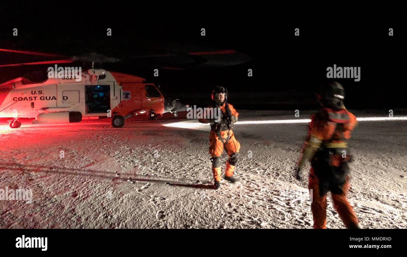 A Coast Guard Air Station Kodiak MH-60 Jayhawk helicopter crew rescued ...