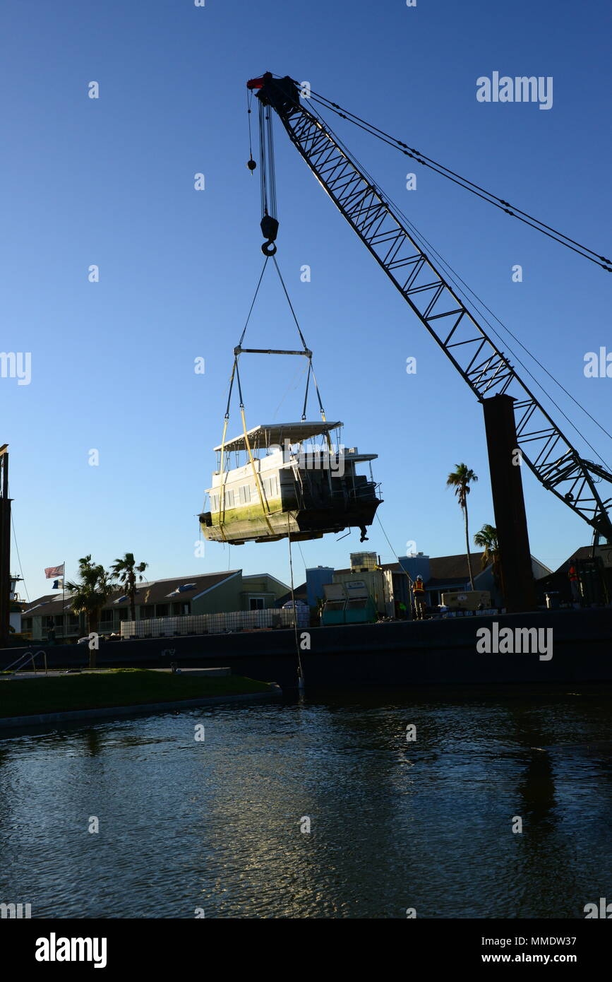 Submerged vessels hi-res stock photography and images - Alamy