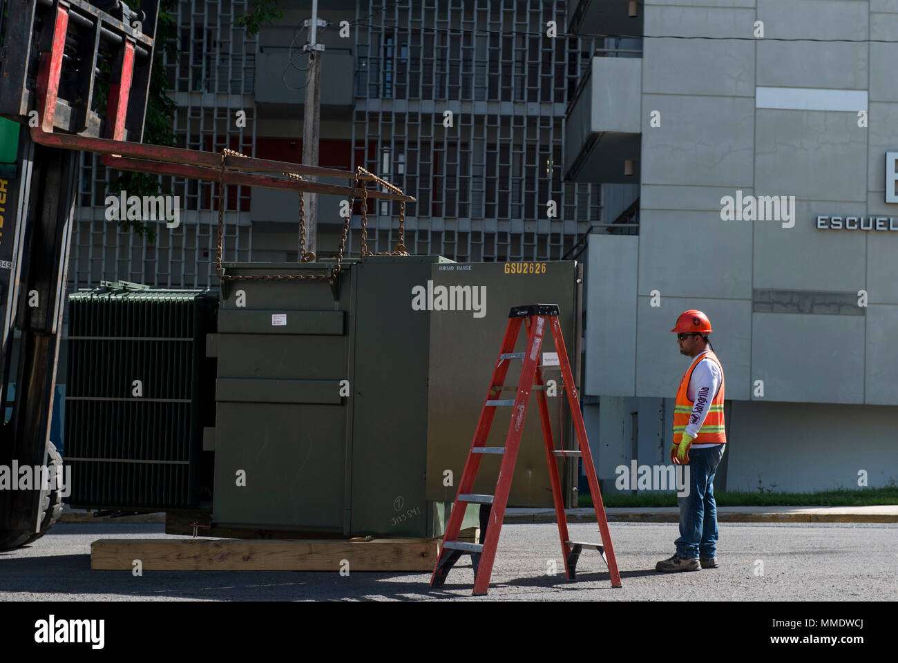 U.S. Army Soldiers assigned to the 249th Engineering Battalion, a power ...