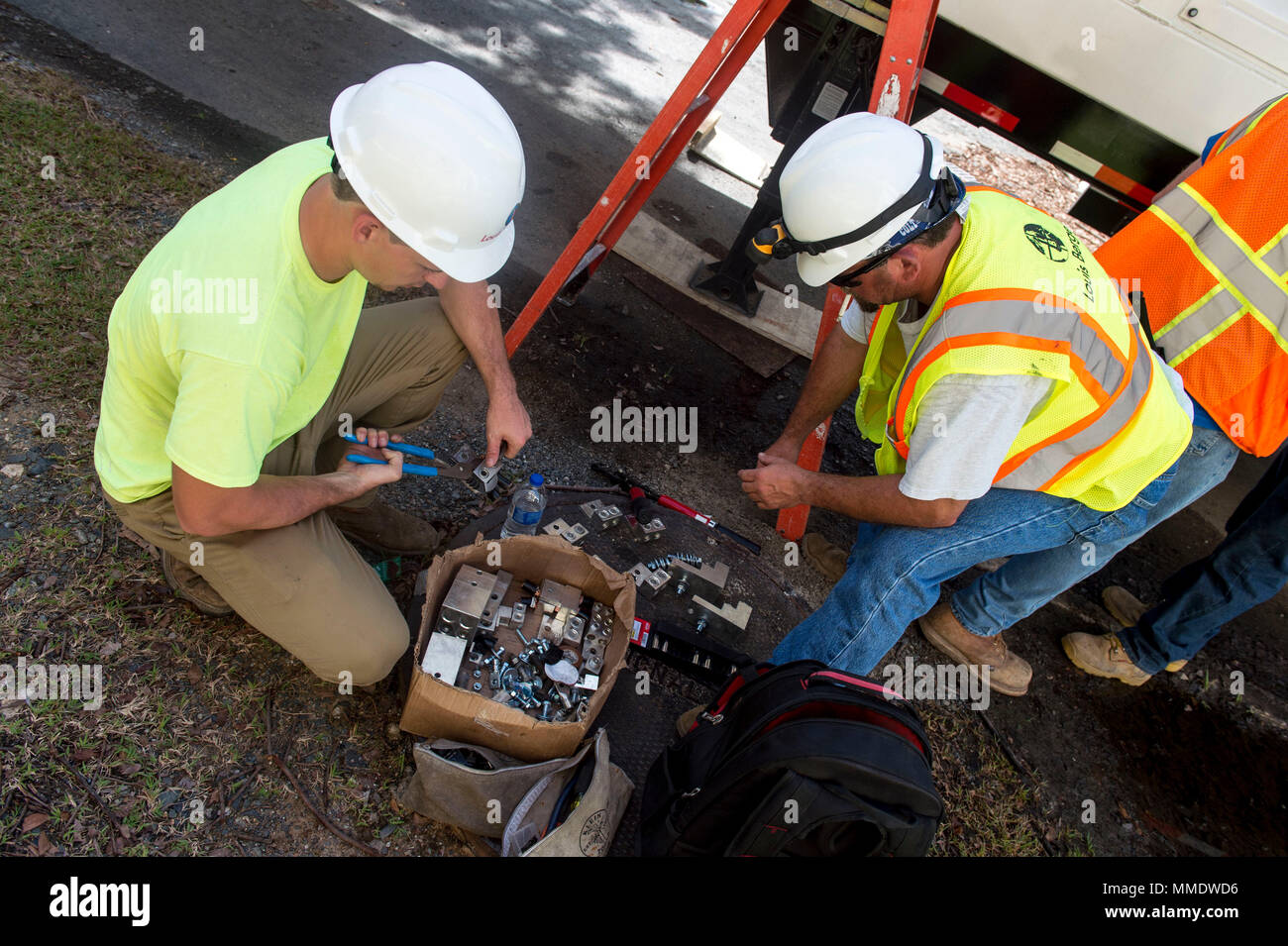 U.S. Army Soldiers assigned to the 249th Engineering Battalion, a power ...