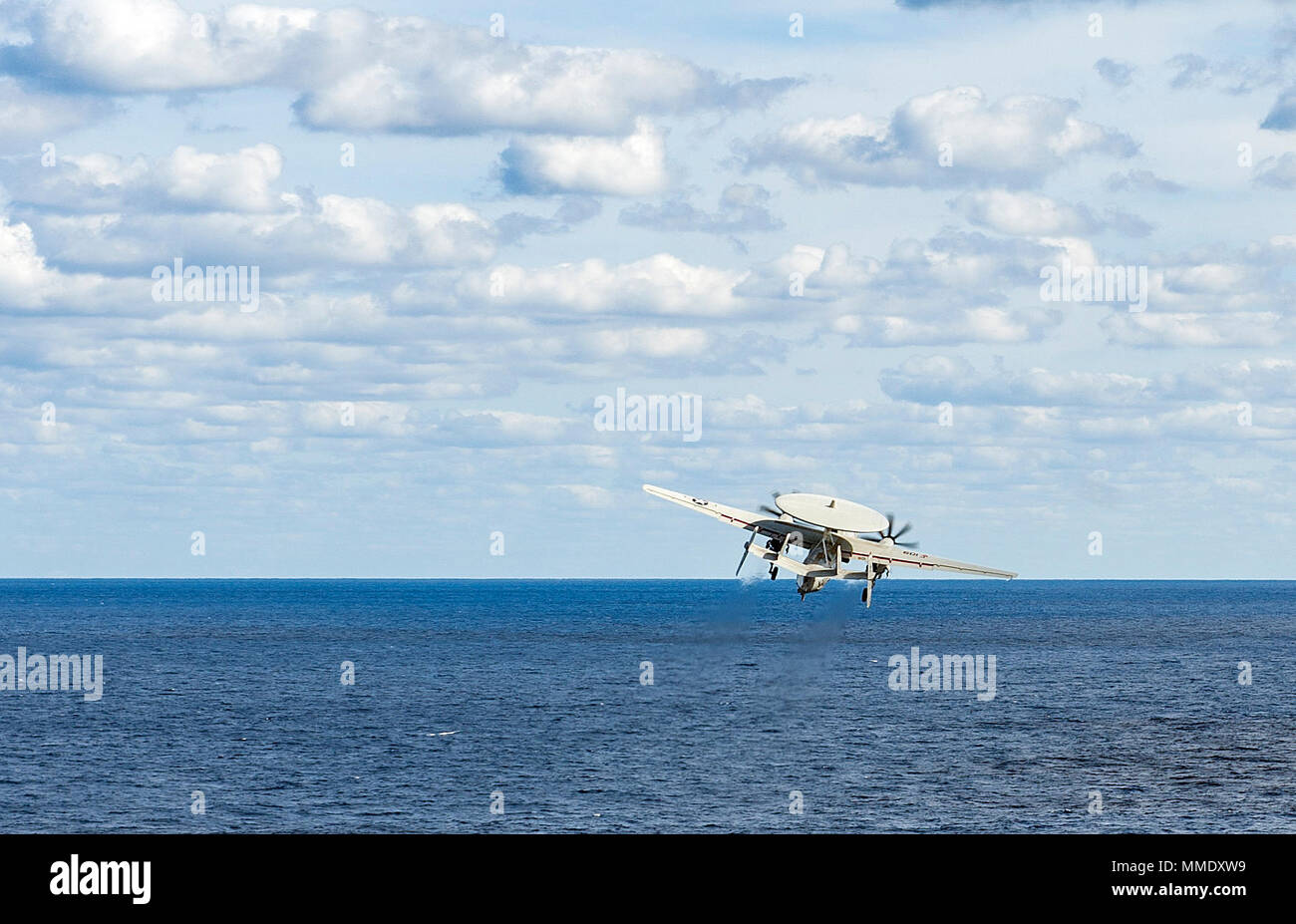 171022-N-JC445-098 NORFOLK, Va. (Oct. 22, 2017) An E2-C Hawkeye ...