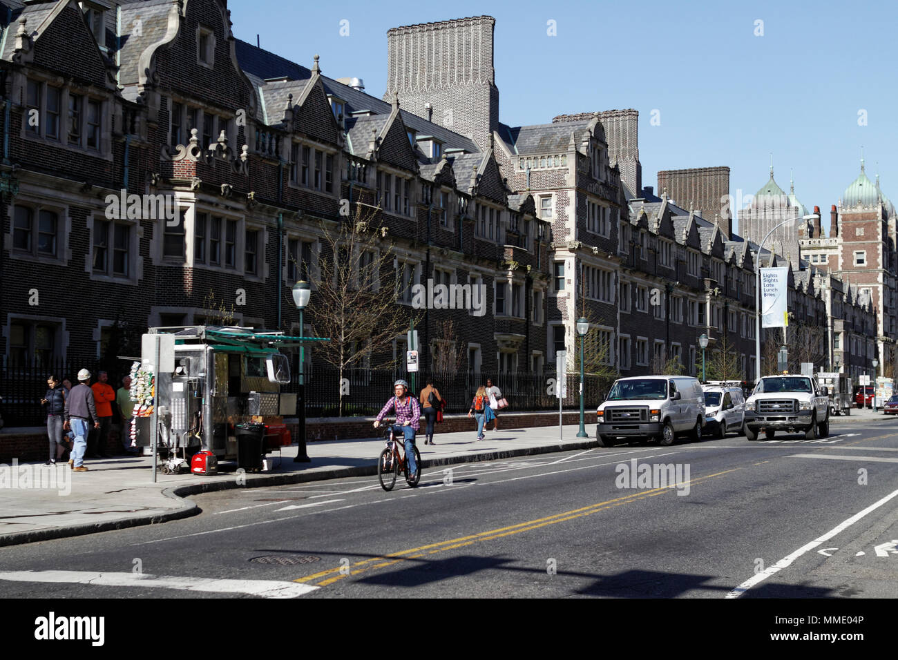 Philadelphia urban scene hi-res stock photography and images - Alamy