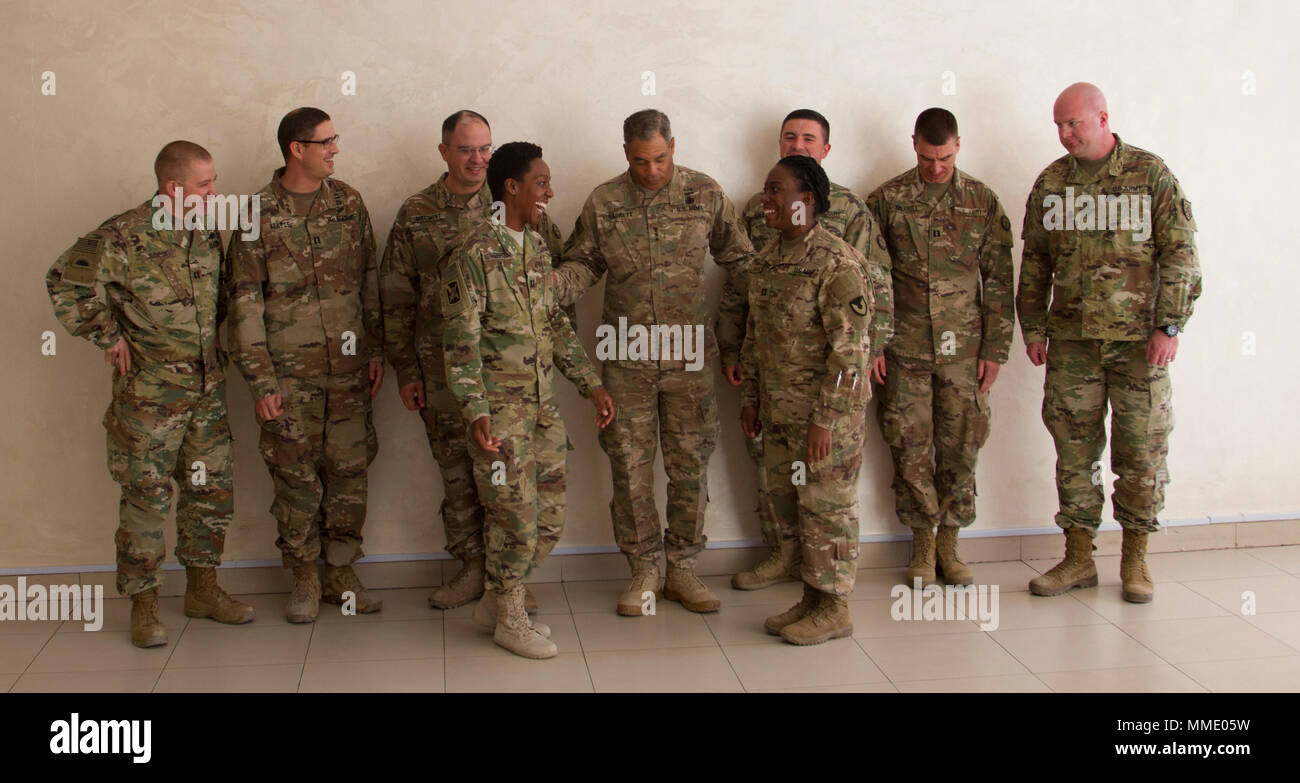 Lt. Gen. Michael Garrett (center), the commander of U.S. Army Central ...