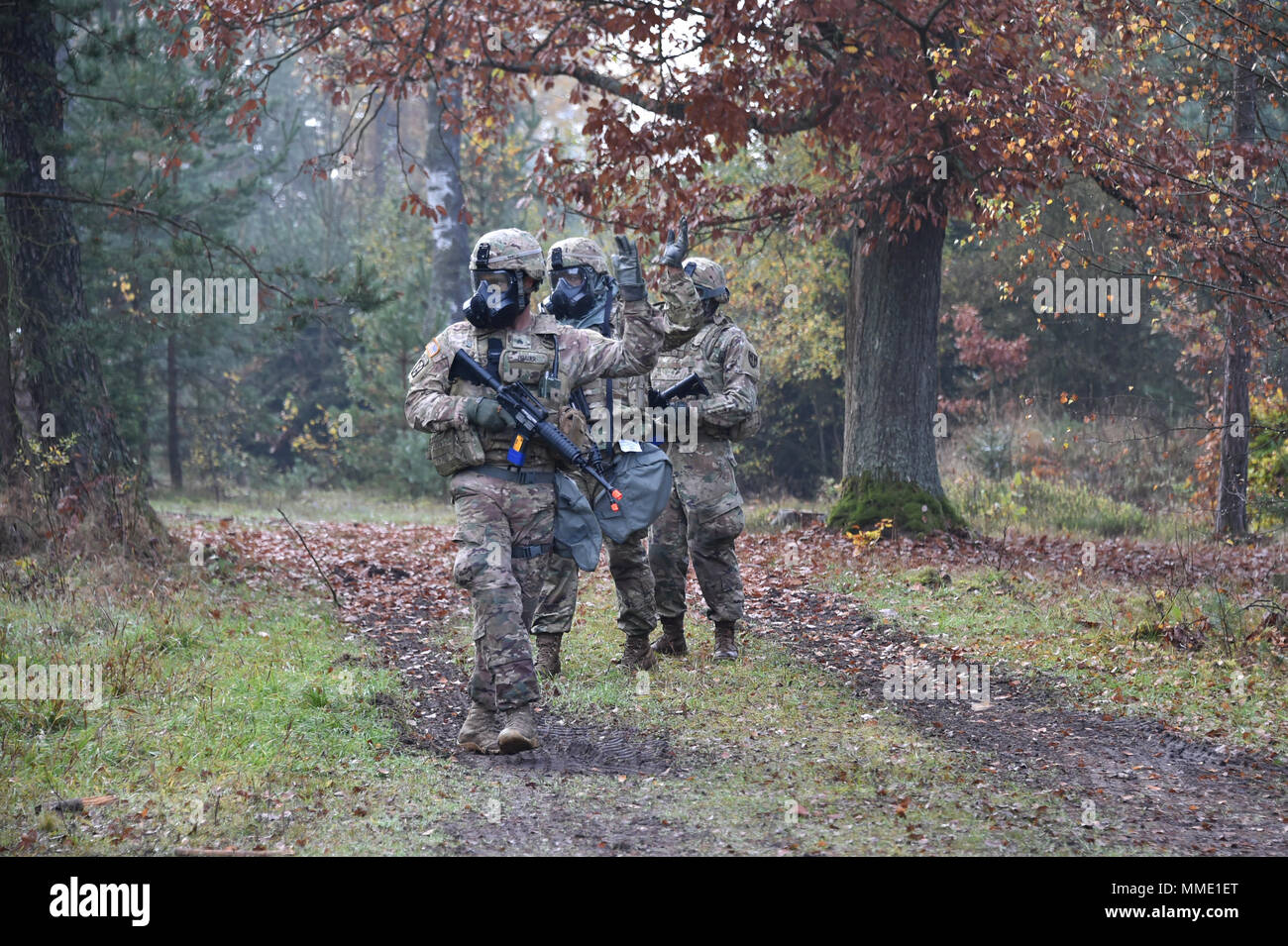 U.S. Soldiers with the 615th Military Police Company, 709th Military ...