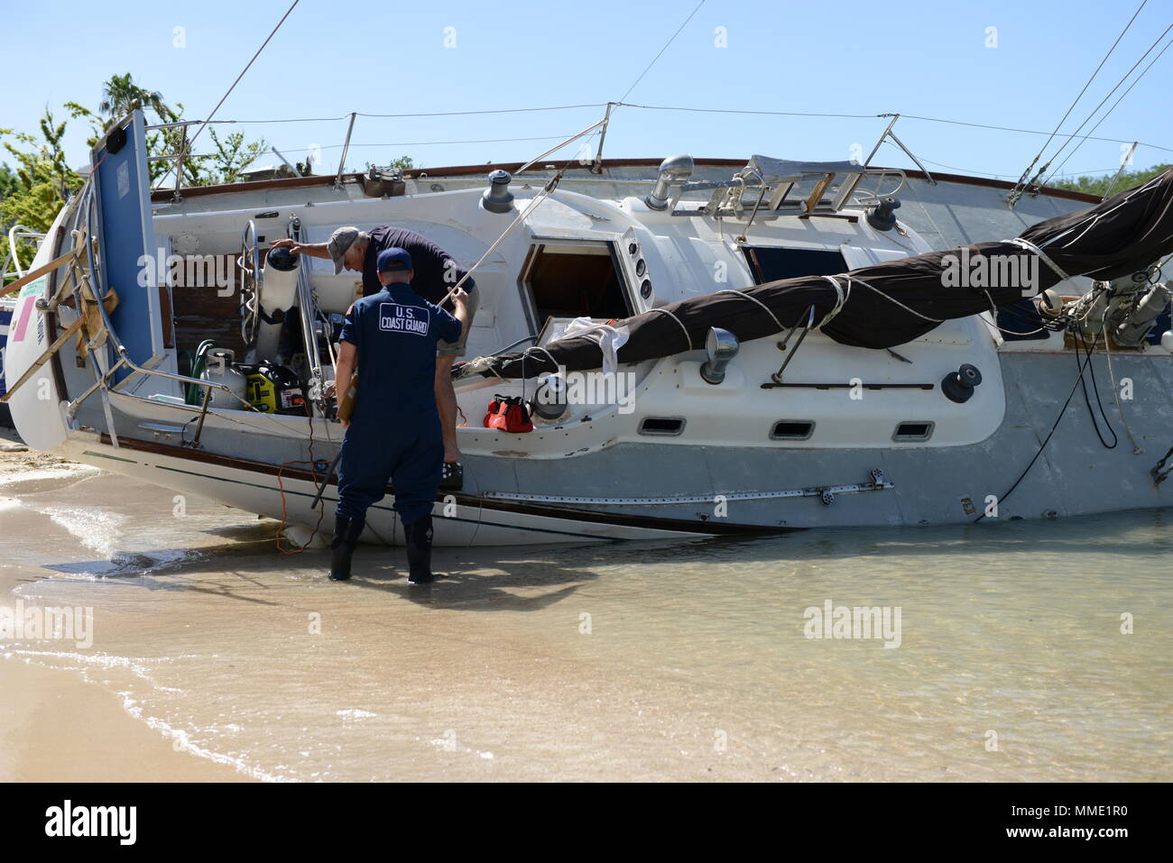 U s coast guard pacific strike team hi-res stock photography and images ...
