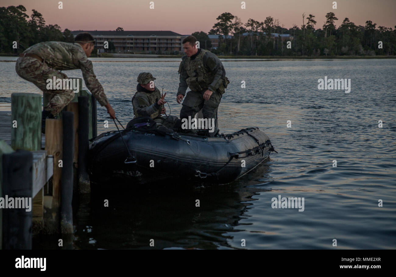 Rubber alligator hi-res stock photography and images - Alamy