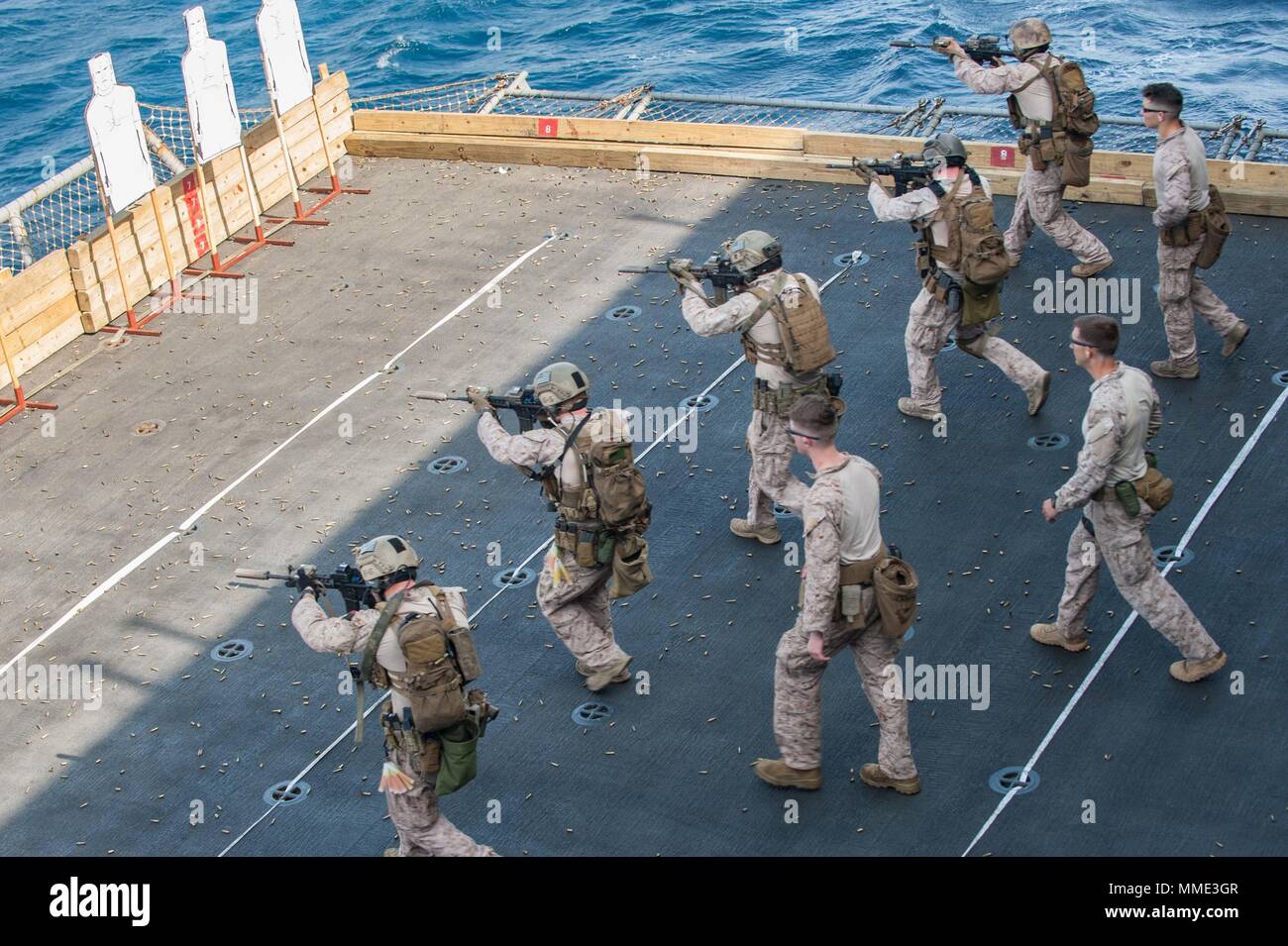 Modified m4 carbine hi-res stock photography and images - Alamy