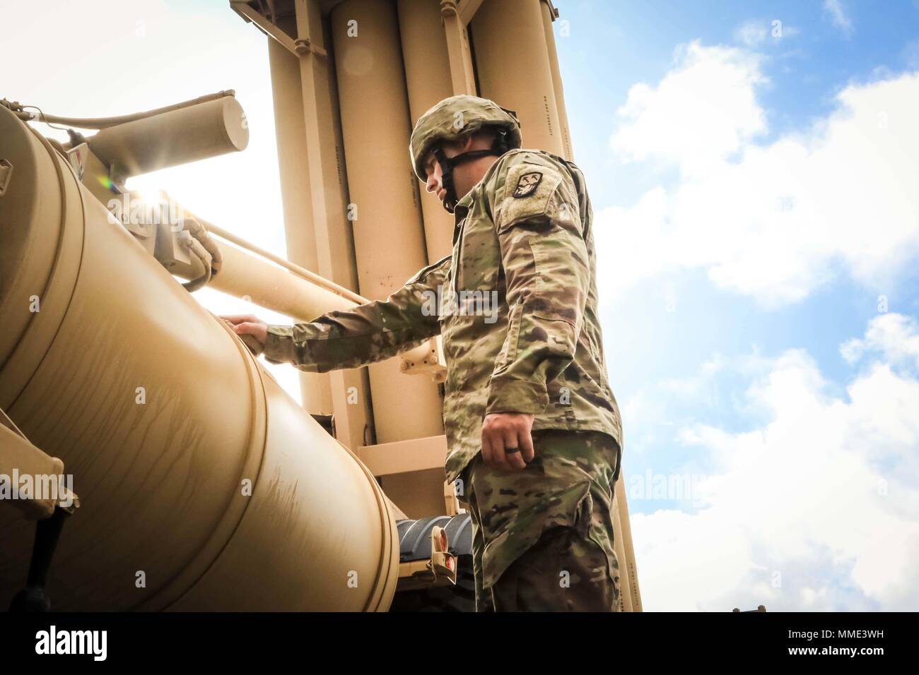 Army heavy expanded mobility tactical truck hi-res stock photography ...
