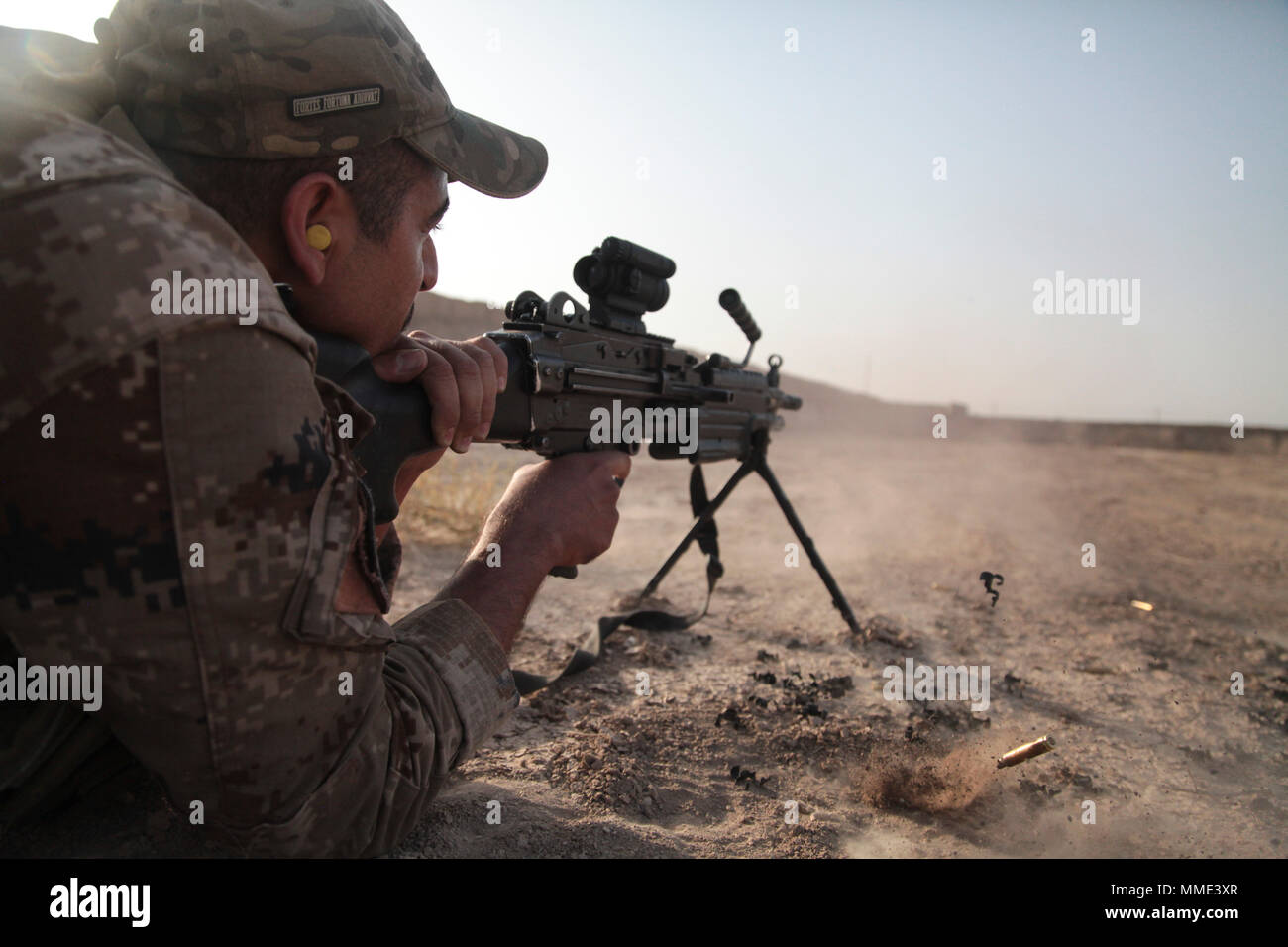 Iraqi Special Operations Forces conduct shooting drills with the 249 ...