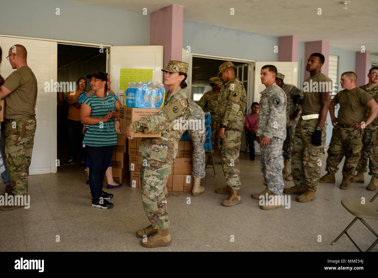 Puerto Rico Army reservists work with the 4th Infantry Division, Fort ...