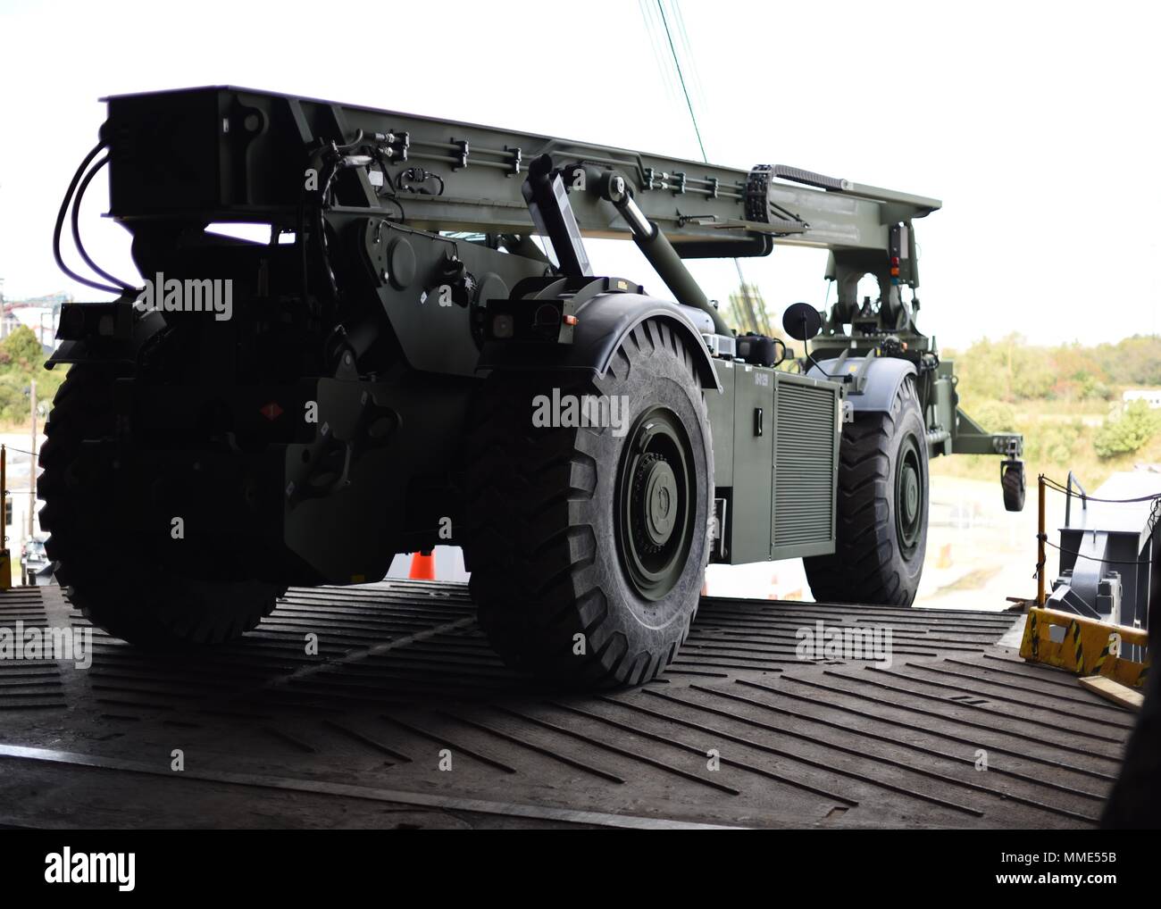 171024-N-CF903-126 NEWPORT NEWS, Va (October, 24 2017) - Navy Cargo ...