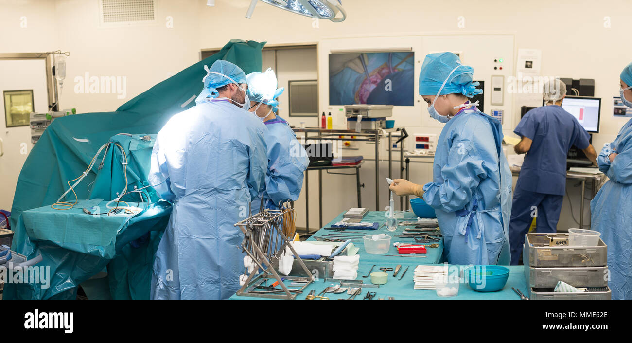 Brain Surgery Stock Photos & Brain Surgery Stock Images - Alamy