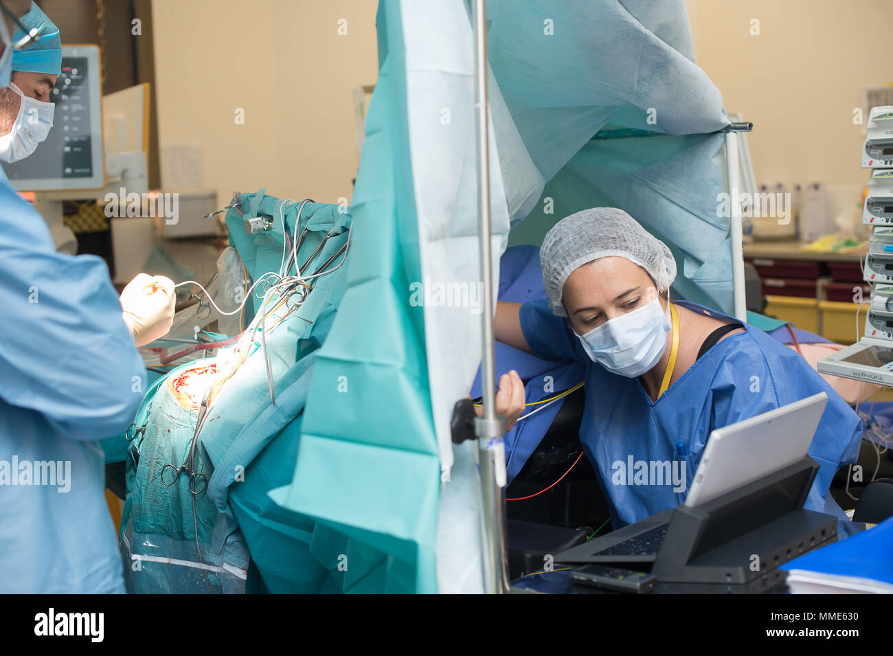 AWAKE BRAIN SURGERY Stock Photo - Alamy