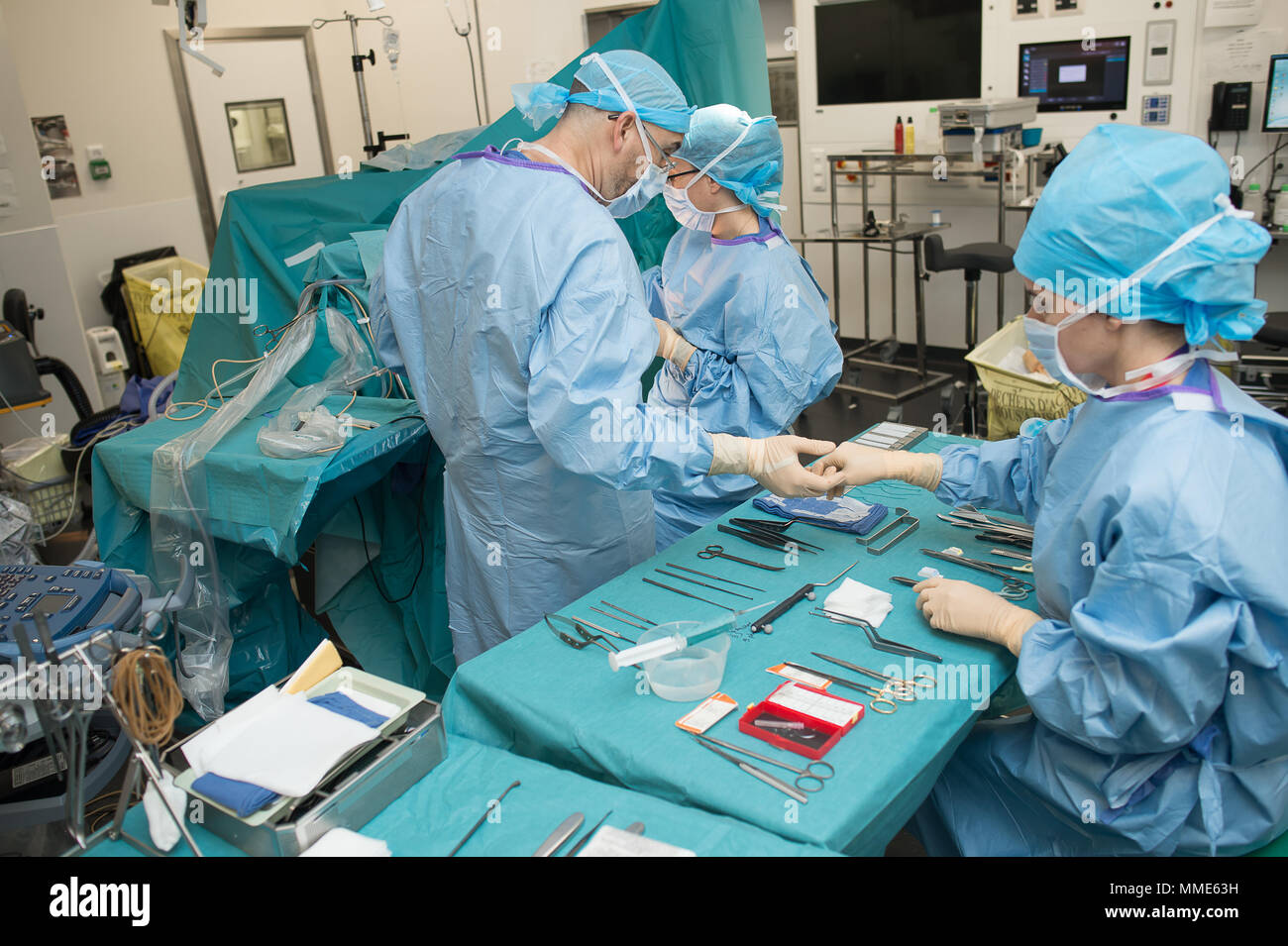 AWAKE BRAIN SURGERY Stock Photo - Alamy