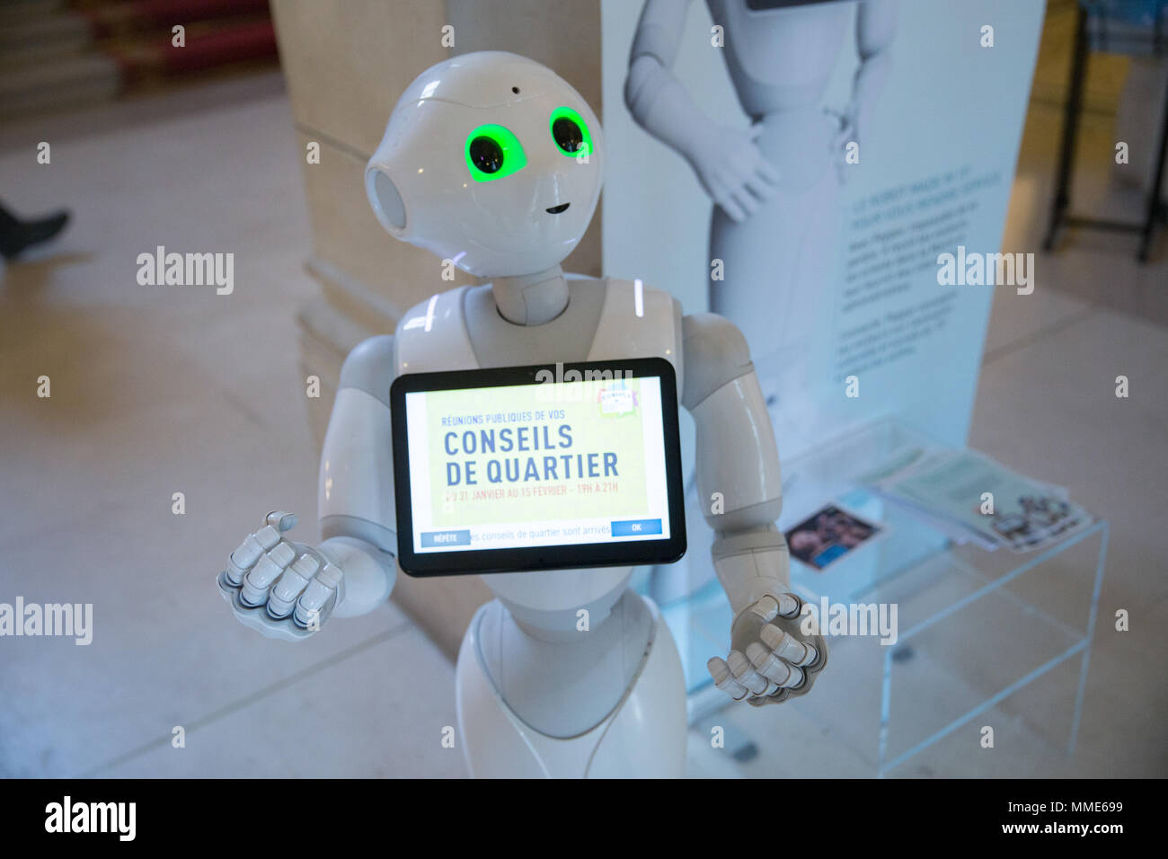 Robot reception hi-res stock photography and images - Alamy