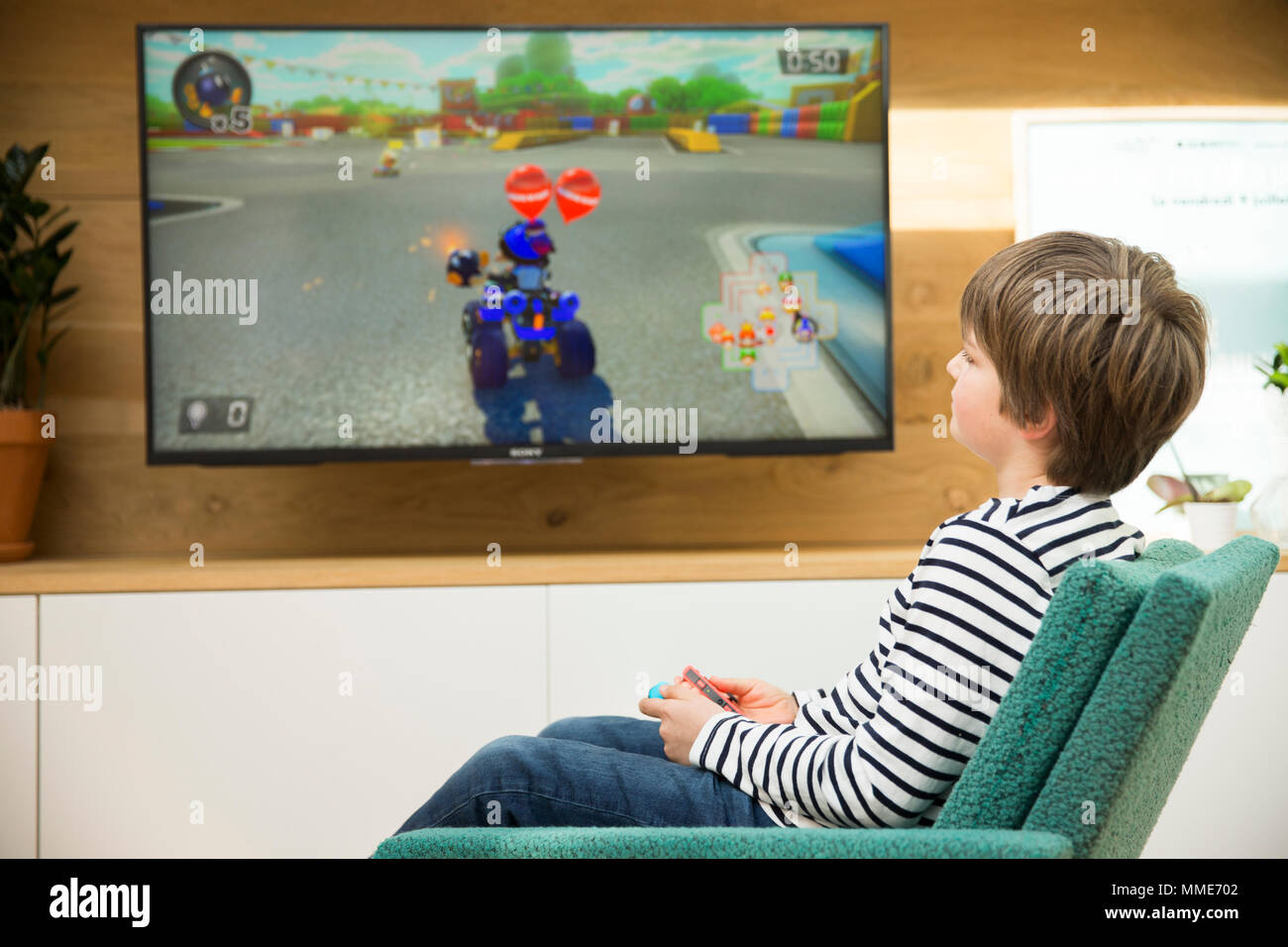 Video game screen hi-res stock photography and images - Alamy