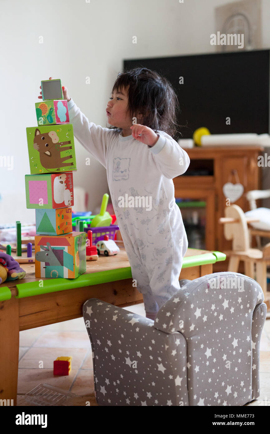Child cubes hi-res stock photography and images - Alamy