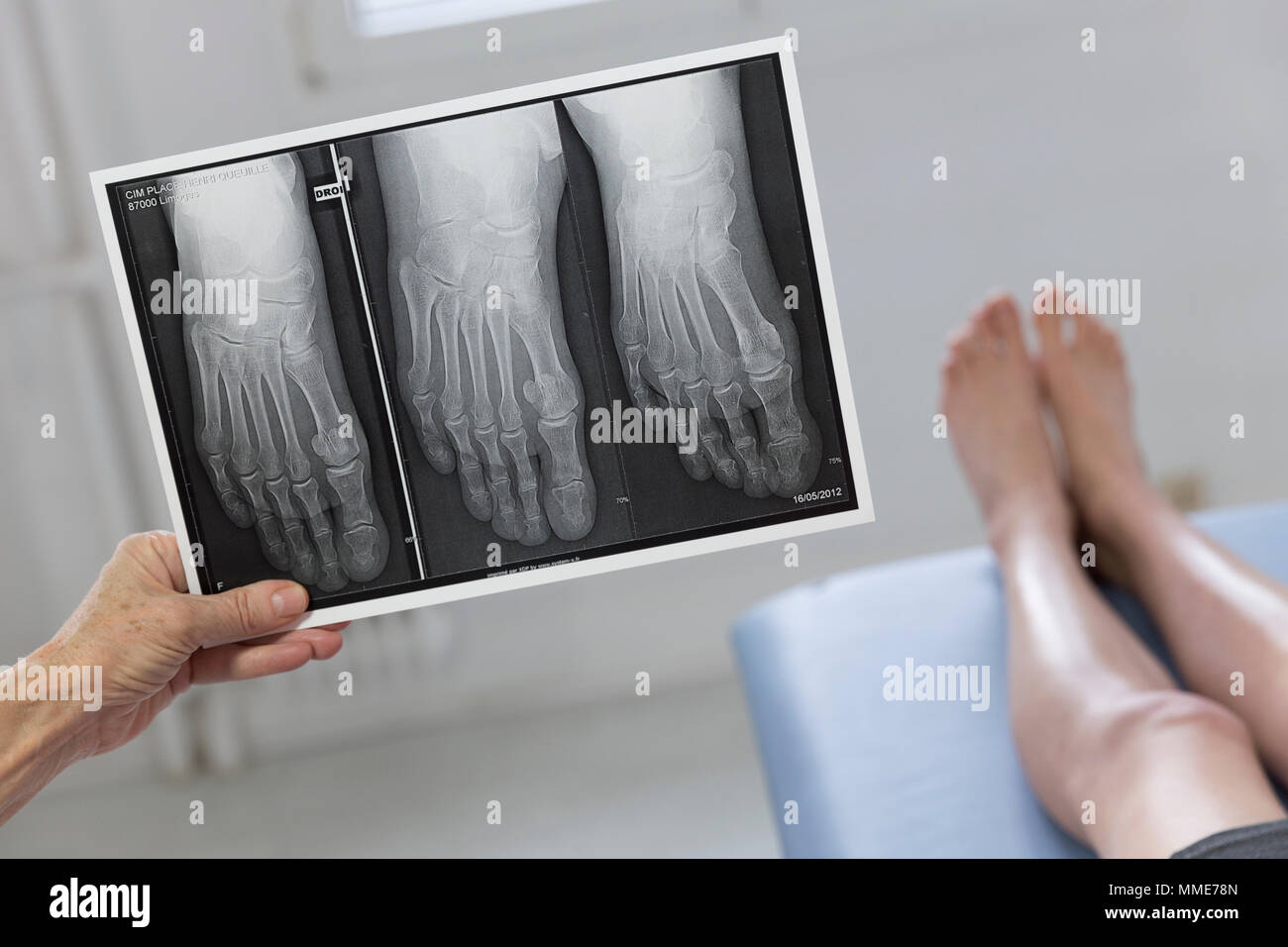 Woman doctor consultation feet hi-res stock photography and images - Alamy