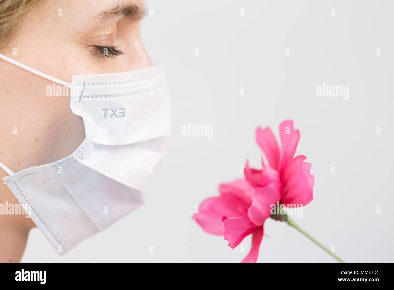 Allergy masks hi-res stock photography and images - Alamy