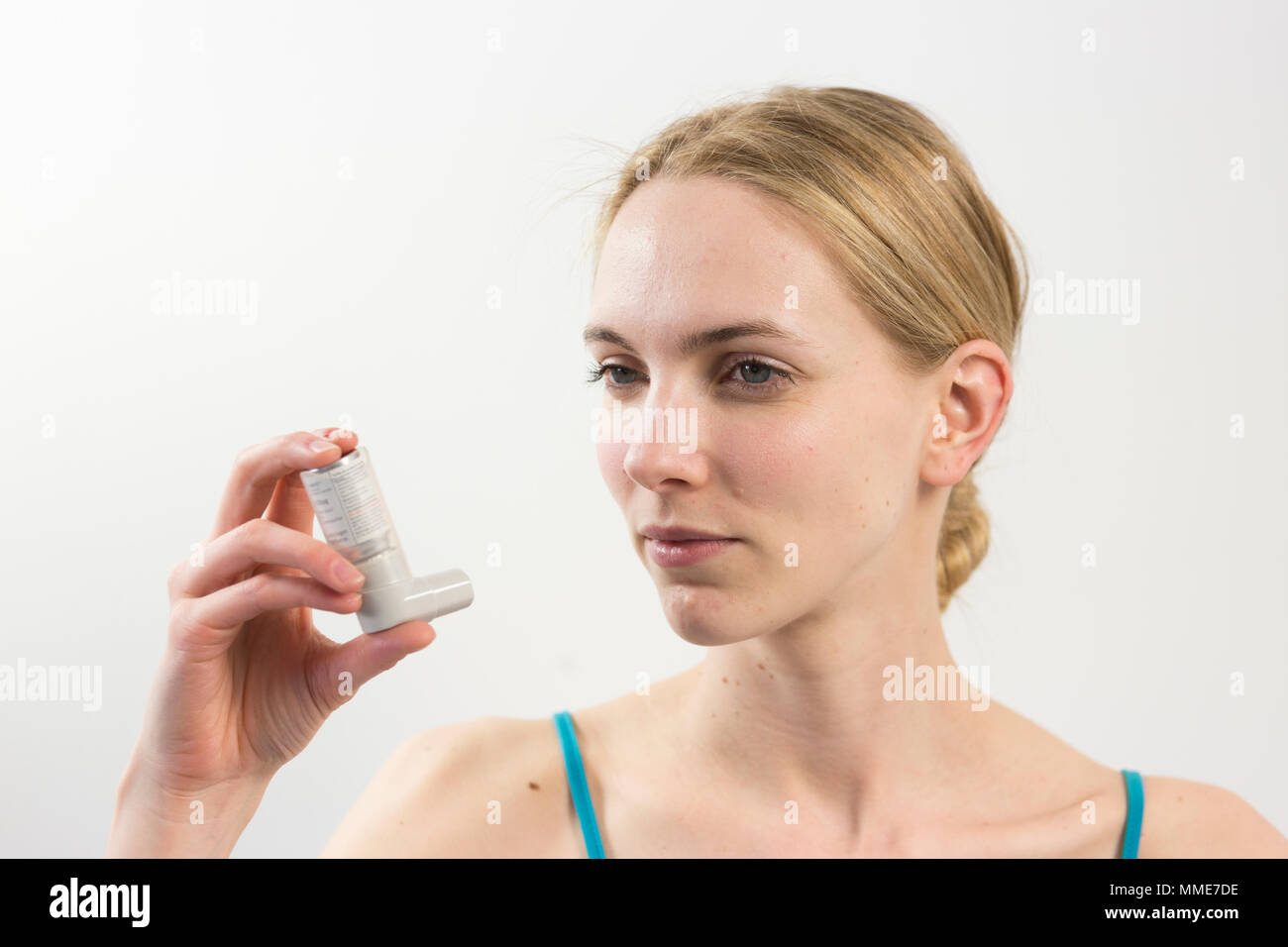 ASTHMA TREATMENT WOMAN Stock Photo - Alamy