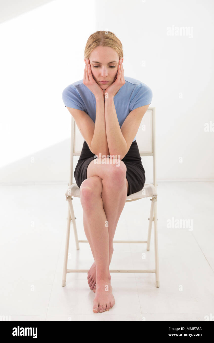 Old woman alone chair sad hi-res stock photography and images - Alamy