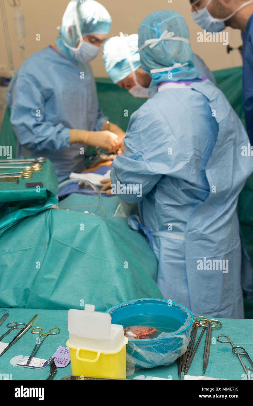 Health hospital operating theatre transplants hi-res stock photography ...