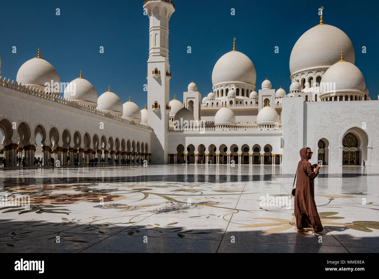 Sheik zayed courtyard hi-res stock photography and images - Alamy
