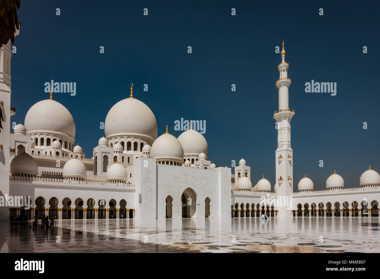 Sheik zayed courtyard hi-res stock photography and images - Alamy