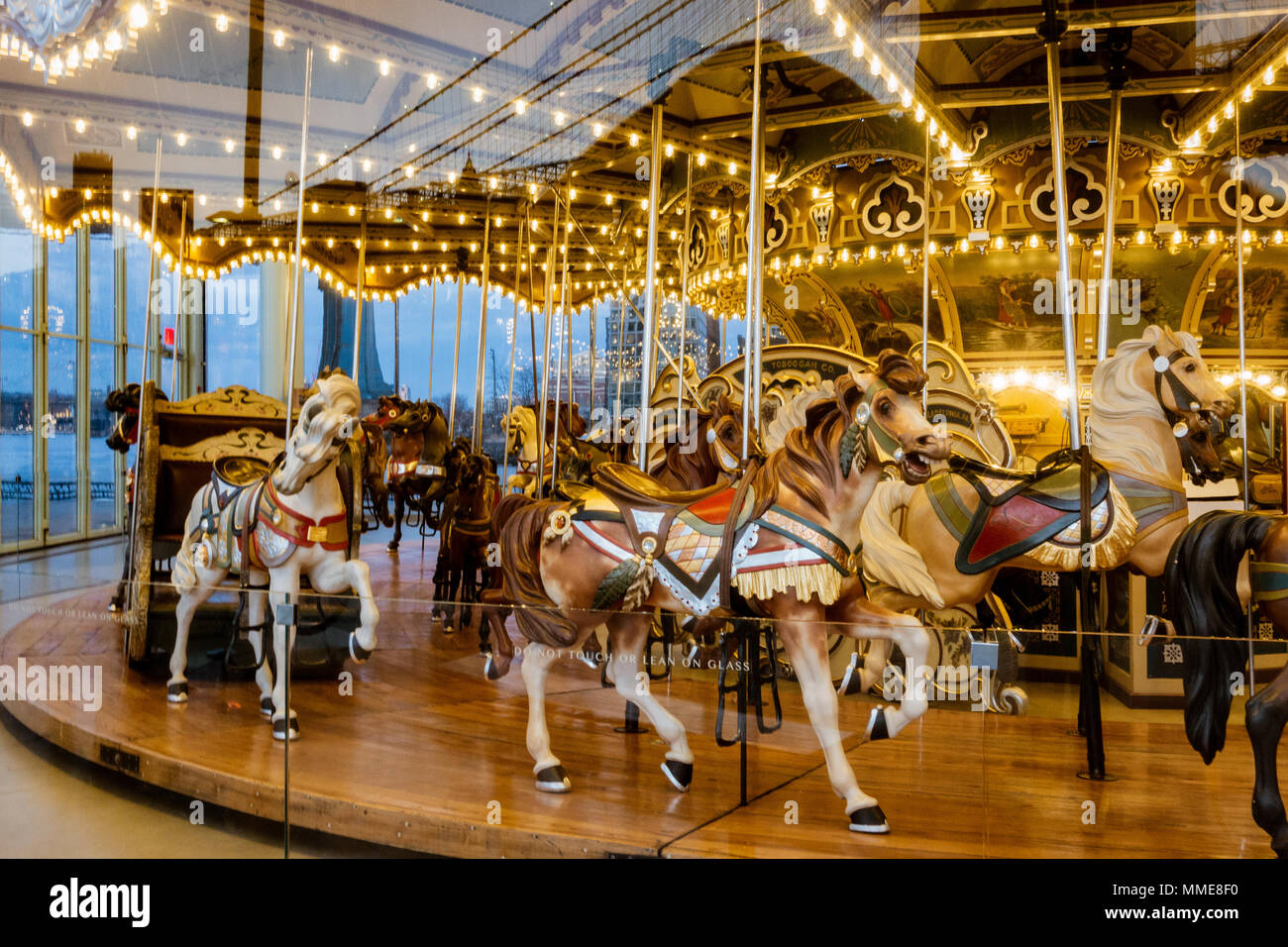 Dumbo ride hi-res stock photography and images - Alamy