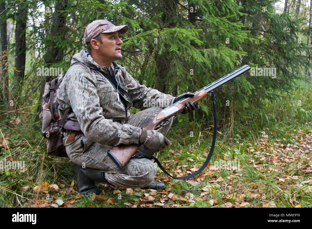 Gun waiting horizontal hi-res stock photography and images - Alamy