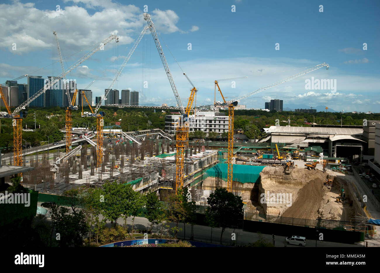 Construction on the old Intercon hotel site, EDSA, Makati, Manila ...