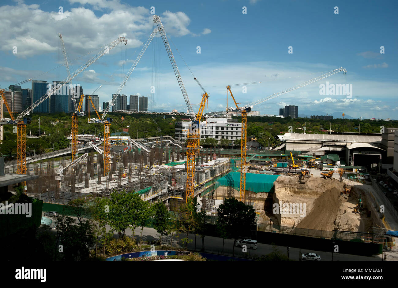 Construction on the old Intercon hotel site, EDSA, Makati, Manila ...