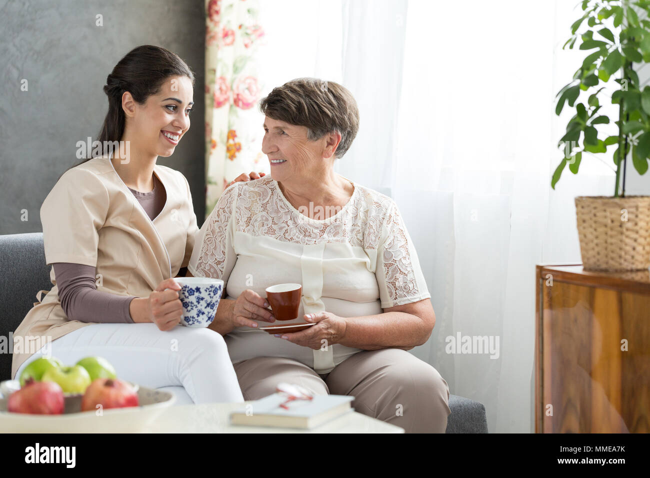 Hospital visit friends hi-res stock photography and images - Alamy