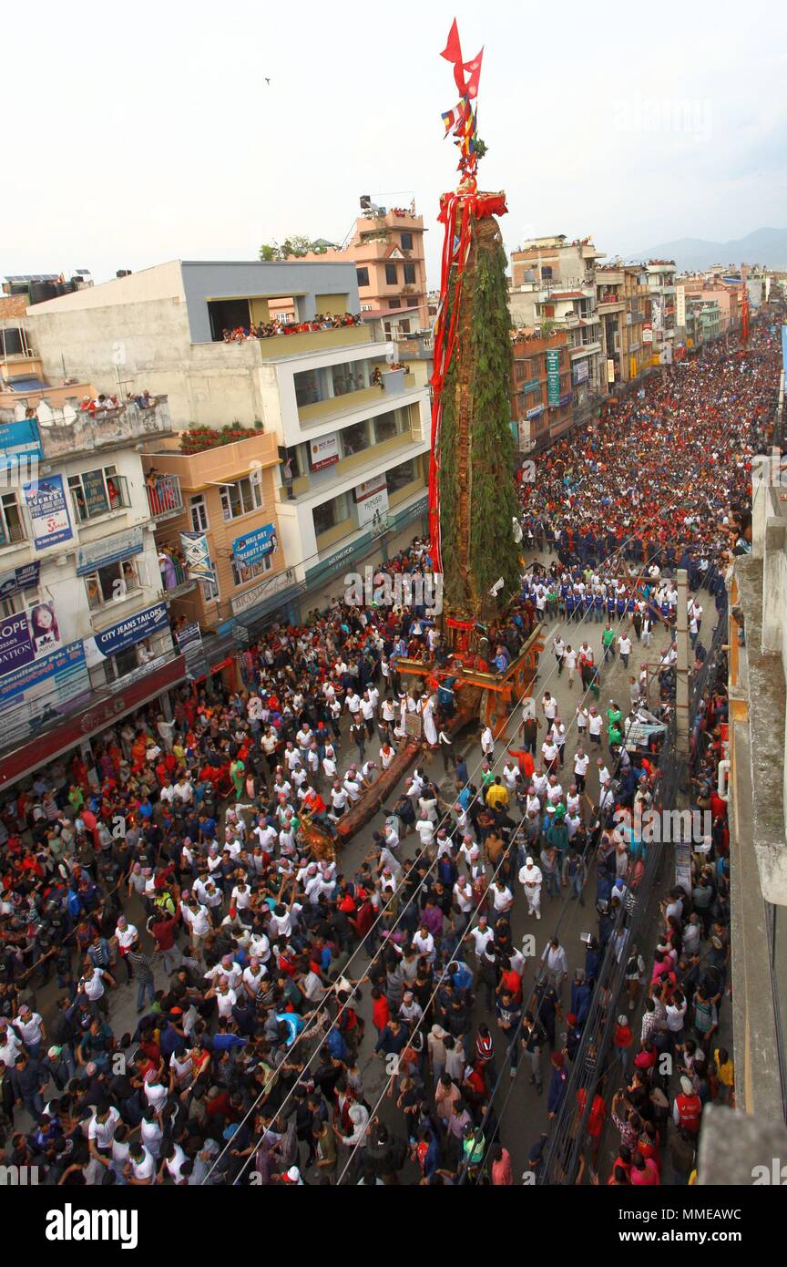 Devotees bring the chariot of Rato Machhendranath,God of rain and ...