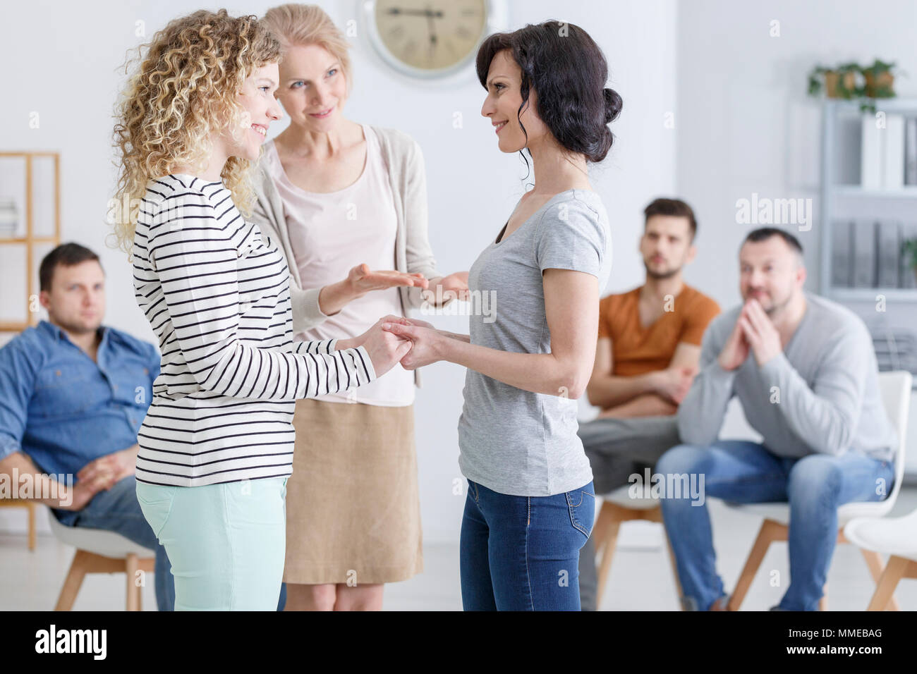 Group session therapy counseling hi-res stock photography and images ...