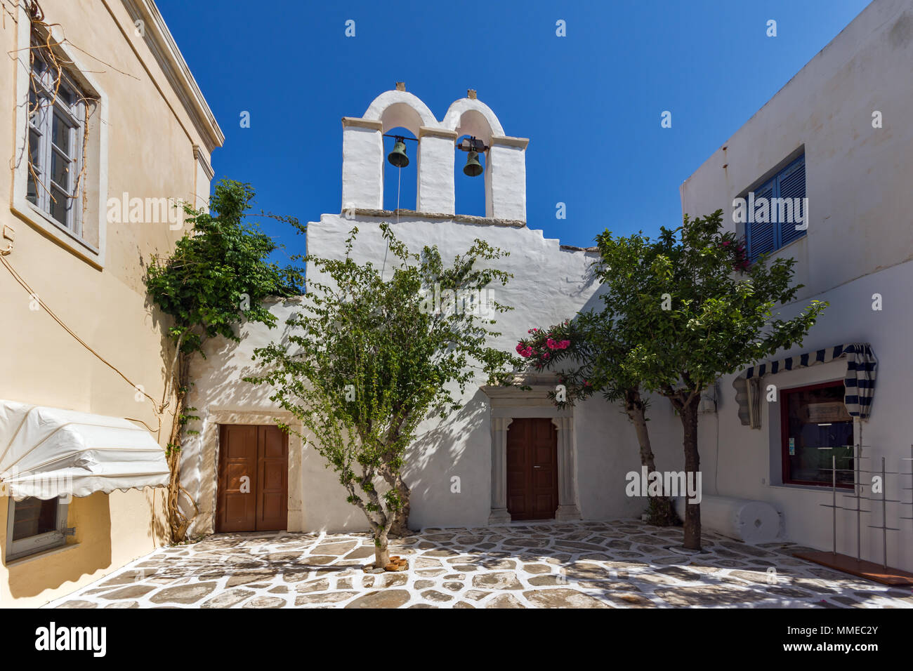 White church in Parakia, Paros island, Cyclades, Greece Stock Photo - Alamy